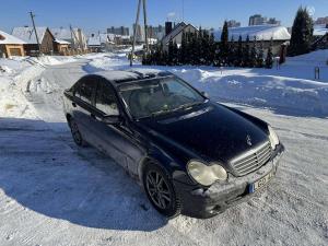 Зеленый Мерседес Ц 180 2005 в Ионава, объемом двигателя 1.80 л и пробегом 225 тыс. км за 1550 €, фото 2 на AUTOMOTO.COM.LV