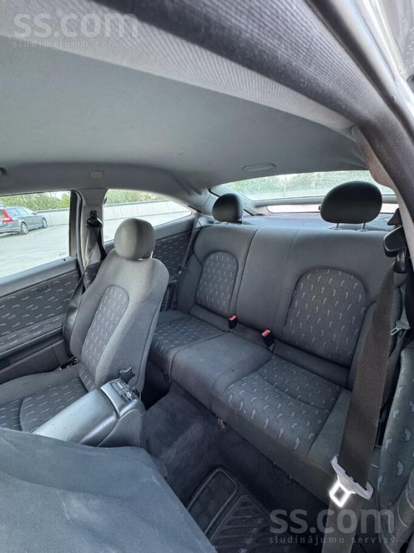 Pelēks Mercedes-Benz C 180 2001 Rīga, ar dzinēja tilpumu 2.00 L un nobraukumu 147 tūkst. km par 1500 €, foto 5 vietnē AUTOMOTO.COM.LV
