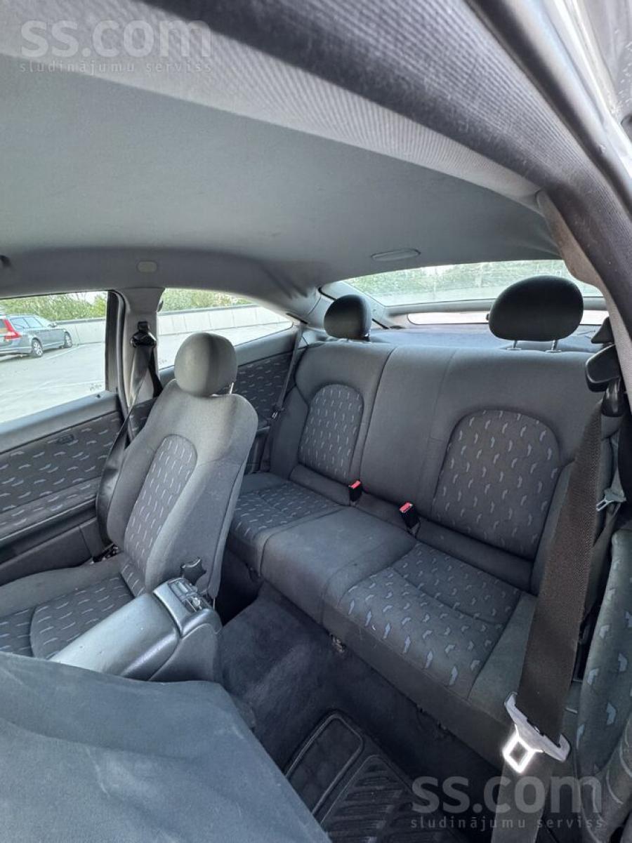 Grey Mercedes-Benz C 180 2001 in Riga, with an engine capacity of 2.00 L and mileage of 147 thousand km for 1500 €, photo 6 on AUTOMOTO.COM.LV