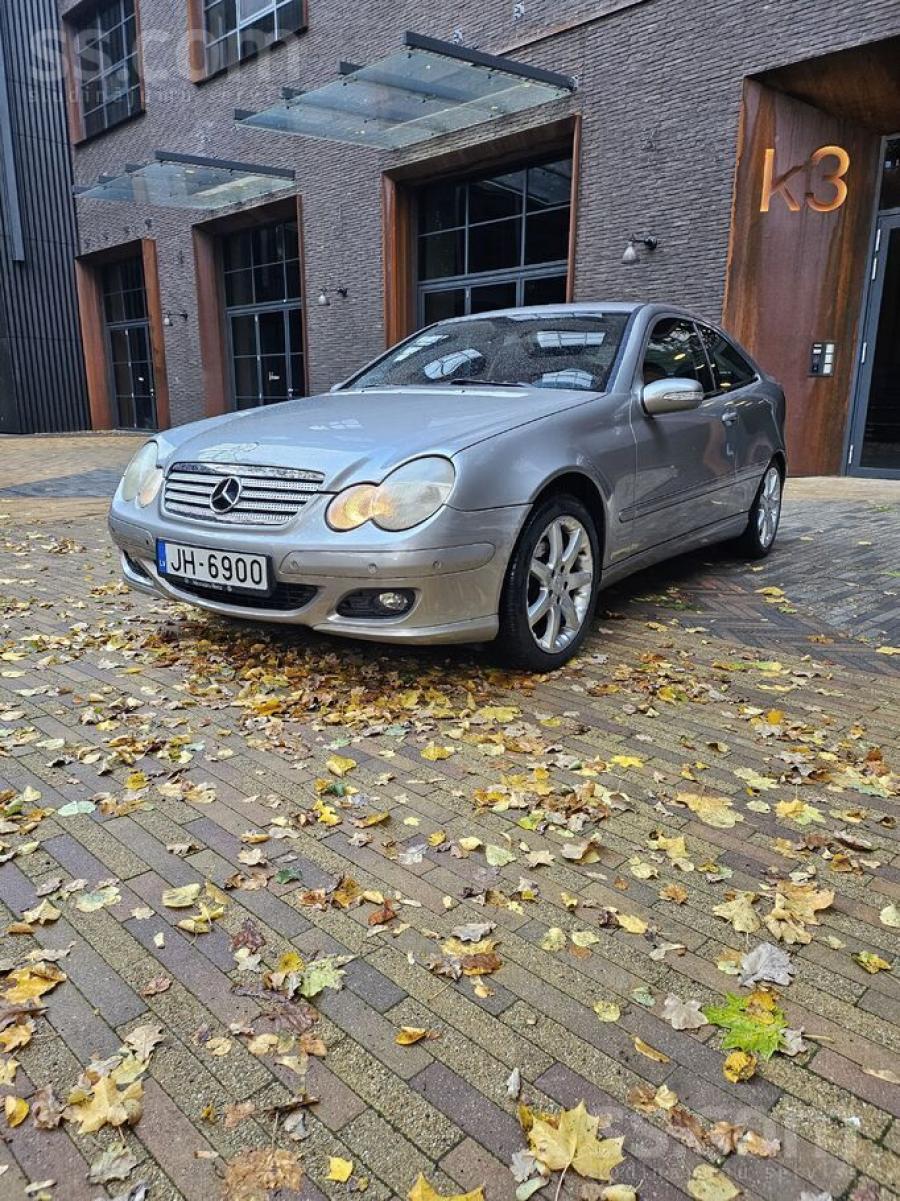 Grey Mercedes-Benz C 180 2005 in Riga, with an engine capacity of 1.80 L and mileage of 169 thousand km for 2350 €, photo 1 on AUTOMOTO.COM.LV