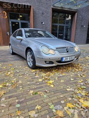 Grey Mercedes-Benz C 180 2005 in Riga, with an engine capacity of 1.80 L and mileage of 169 thousand km for 2350 €, photo 3 on AUTOMOTO.COM.LV