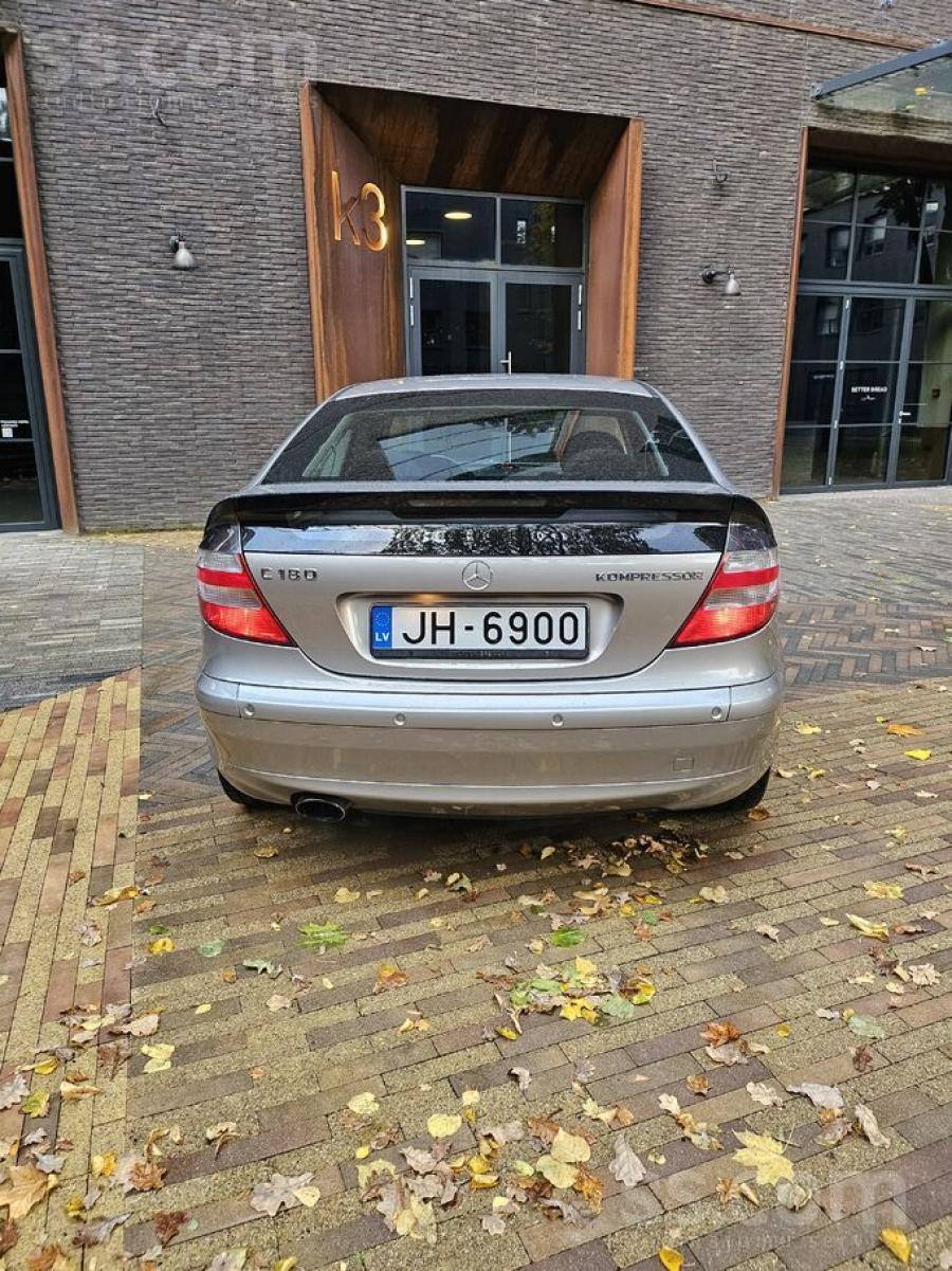 Grey Mercedes-Benz C 180 2005 in Riga, with an engine capacity of 1.80 L and mileage of 169 thousand km for 2350 €, photo 5 on AUTOMOTO.COM.LV