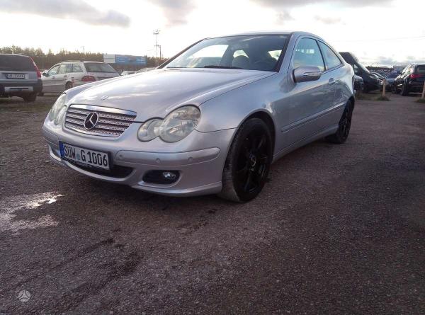 Pelēks Mercedes-Benz C 180 2006 Viļņa, ar dzinēja tilpumu 1.80 L un nobraukumu 195 tūkst. km par 3750 €, foto 1 vietnē AUTOMOTO.COM.LV
