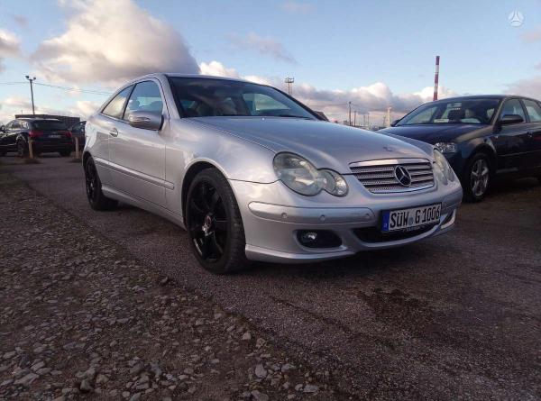 Pelēks Mercedes-Benz C 180 2006 Viļņa, ar dzinēja tilpumu 1.80 L un nobraukumu 195 tūkst. km par 3750 €, foto 3 vietnē AUTOMOTO.COM.LV