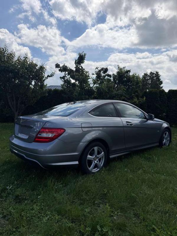 Grey Mercedes-Benz C 180 2013 in Kaunas, with an engine capacity of 1.80 L and mileage of 163 thousand km for 5900 €, photo 3 on AUTOMOTO.COM.LV