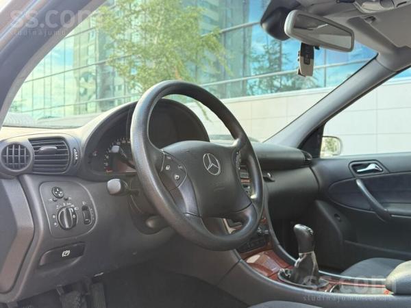 Pelēks Mercedes-Benz C 180 2002 Rīga, ar dzinēja tilpumu 2.00 L un nobraukumu 0 tūkst. km par 1500 €, foto 6 vietnē AUTOMOTO.COM.LV