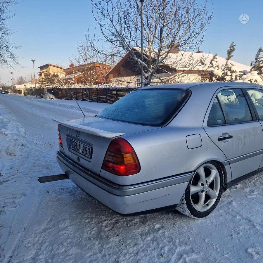 Pelēks Mercedes-Benz C 180 1996 Ukmergė, ar dzinēja tilpumu 1.80 L un nobraukumu 127 tūkst. km par 1500 €, foto 7 vietnē AUTOMOTO.COM.LV