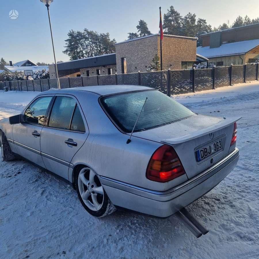 Pelēks Mercedes-Benz C 180 1996 Ukmergė, ar dzinēja tilpumu 1.80 L un nobraukumu 127 tūkst. km par 1500 €, foto 9 vietnē AUTOMOTO.COM.LV