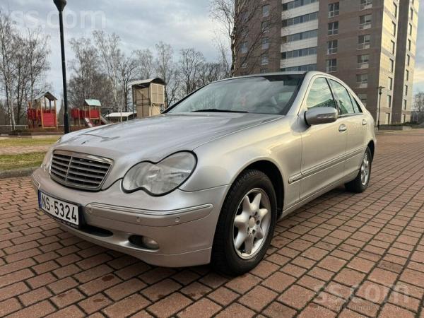 Grey Mercedes-Benz C 180 2002 in Riga, with an engine capacity of 1.80 L and mileage of 0 thousand km for 2400 €, photo 9 on AUTOMOTO.COM.LV