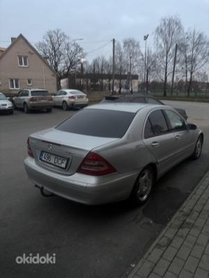 Grey Mercedes-Benz C 180 2003 in Haapsalu, with an engine capacity of 1.80 L and mileage of 367 thousand km for 1100 €, photo 3 on AUTOMOTO.COM.LV