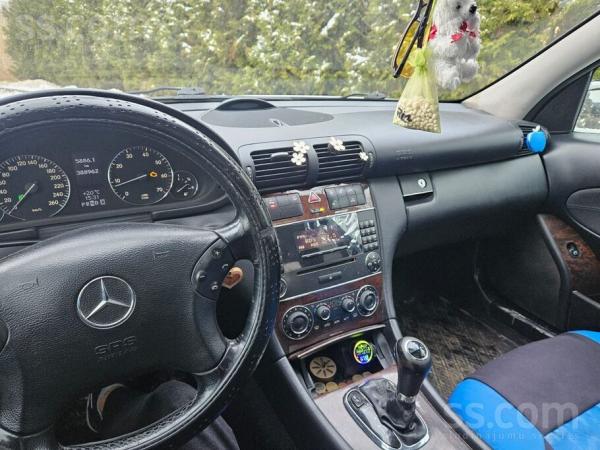 Grey Mercedes-Benz C 180 2004 in Valka, with an engine capacity of 1.80 L and mileage of 389 thousand km for 2200 €, photo 10 on AUTOMOTO.COM.LV