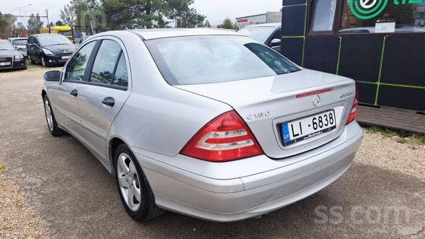 Grey Mercedes-Benz C 180 2005 in Riga, with an engine capacity of 1.80 L and mileage of 271 thousand km for 1690 €, photo 5 on AUTOMOTO.COM.LV