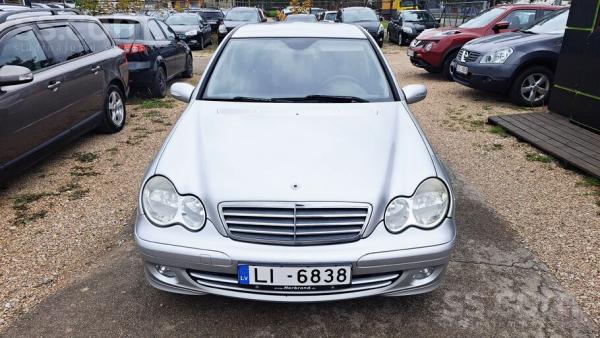 Grey Mercedes-Benz C 180 2005 in Riga, with an engine capacity of 1.80 L and mileage of 271 thousand km for 1690 €, photo 6 on AUTOMOTO.COM.LV