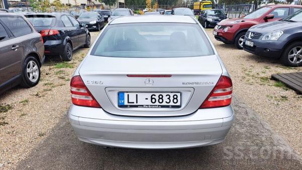 Grey Mercedes-Benz C 180 2005 in Riga, with an engine capacity of 1.80 L and mileage of 271 thousand km for 1690 €, photo 7 on AUTOMOTO.COM.LV