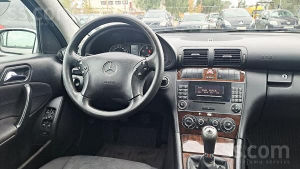 Grey Mercedes-Benz C 180 2005 in Riga, with an engine capacity of 1.80 L and mileage of 271 thousand km for 1690 €, photo 8 on AUTOMOTO.COM.LV