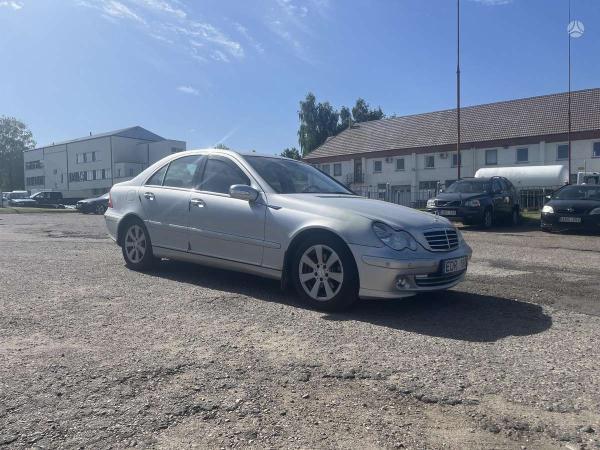 Pelēks Mercedes-Benz C 180 2006 Alīta, ar dzinēja tilpumu 1.80 L un nobraukumu 173 tūkst. km par 3450 €, foto 1 vietnē AUTOMOTO.COM.LV