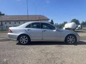 Pelēks Mercedes-Benz C 180 2006 Alīta, ar dzinēja tilpumu 1.80 L un nobraukumu 173 tūkst. km par 3450 €, foto 6 vietnē AUTOMOTO.COM.LV