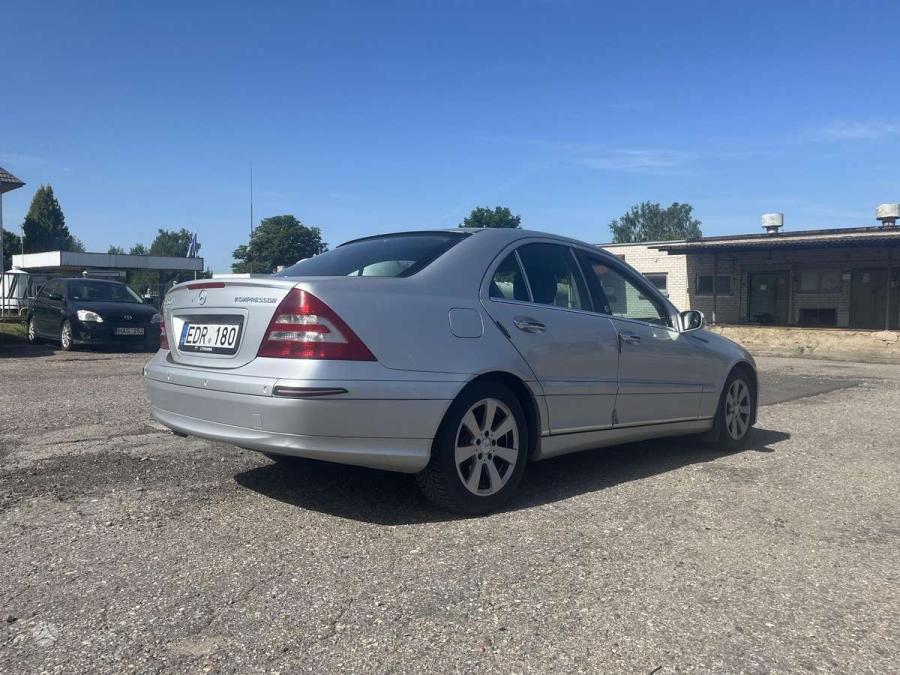 Pelēks Mercedes-Benz C 180 2006 Alīta, ar dzinēja tilpumu 1.80 L un nobraukumu 173 tūkst. km par 3450 €, foto 7 vietnē AUTOMOTO.COM.LV