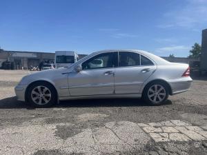 Pelēks Mercedes-Benz C 180 2006 Alīta, ar dzinēja tilpumu 1.80 L un nobraukumu 173 tūkst. km par 3450 €, foto 8 vietnē AUTOMOTO.COM.LV