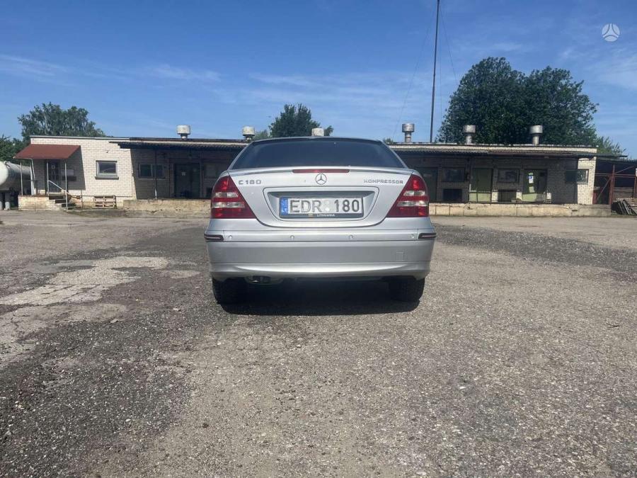 Pelēks Mercedes-Benz C 180 2006 Alīta, ar dzinēja tilpumu 1.80 L un nobraukumu 173 tūkst. km par 3450 €, foto 10 vietnē AUTOMOTO.COM.LV
