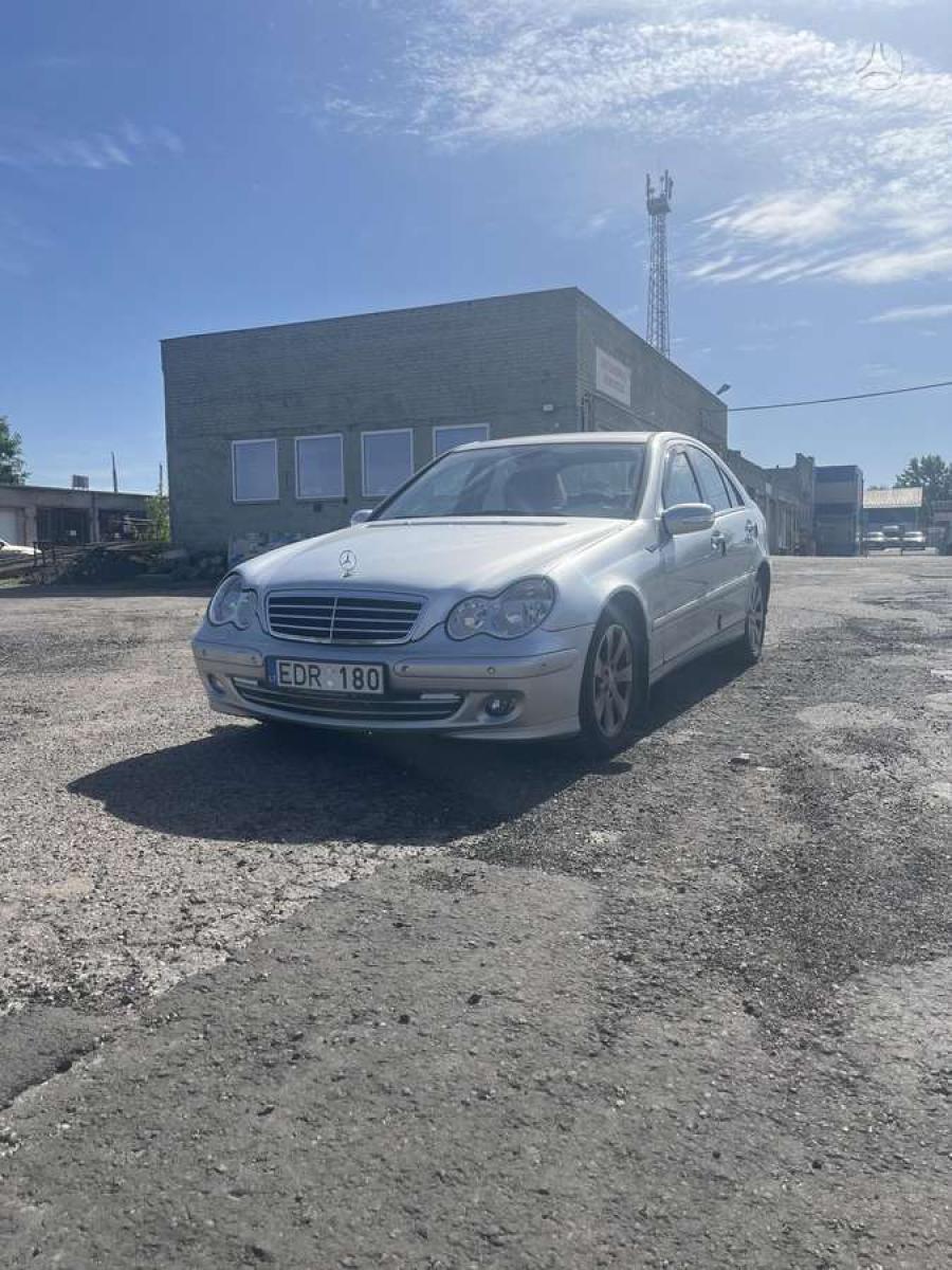 Pelēks Mercedes-Benz C 180 2006 Alīta, ar dzinēja tilpumu 1.80 L un nobraukumu 173 tūkst. km par 3450 €, foto 11 vietnē AUTOMOTO.COM.LV