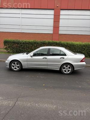 Pelēks Mercedes-Benz C 180 2007 Rīga, ar dzinēja tilpumu 1.80 L un nobraukumu 222 tūkst. km par 2600 €, foto 7 vietnē AUTOMOTO.COM.LV