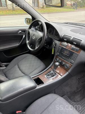 Pelēks Mercedes-Benz C 180 2007 Rīga, ar dzinēja tilpumu 1.80 L un nobraukumu 222 tūkst. km par 2600 €, foto 8 vietnē AUTOMOTO.COM.LV