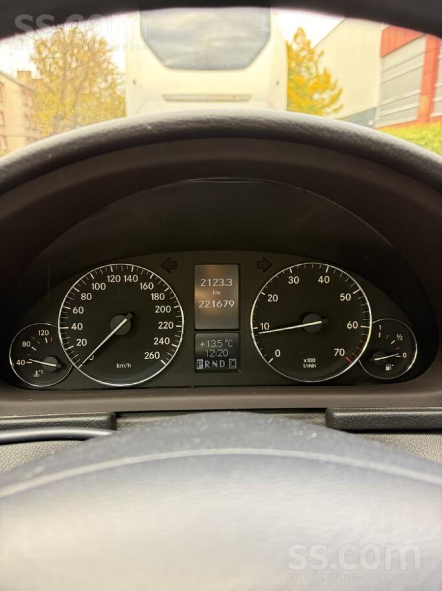 Pelēks Mercedes-Benz C 180 2007 Rīga, ar dzinēja tilpumu 1.80 L un nobraukumu 222 tūkst. km par 2600 €, foto 10 vietnē AUTOMOTO.COM.LV