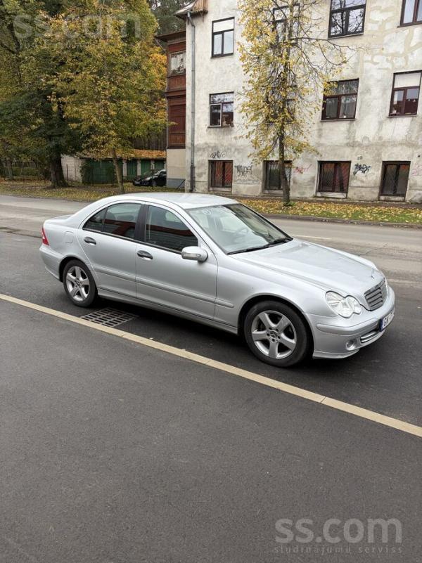 Pelēks Mercedes-Benz C 180 2007 Rīga, ar dzinēja tilpumu 1.80 L un nobraukumu 222 tūkst. km par 2600 €, foto 4 vietnē AUTOMOTO.COM.LV