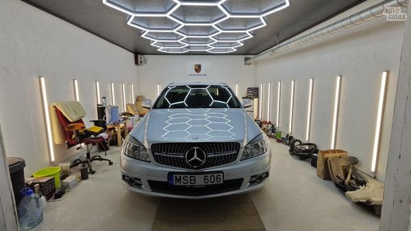 Pelēks Mercedes-Benz C 180 2008 Viļņa, ar dzinēja tilpumu 1.80 L un nobraukumu 214 tūkst. km par 6250 €, foto 3 vietnē AUTOMOTO.COM.LV