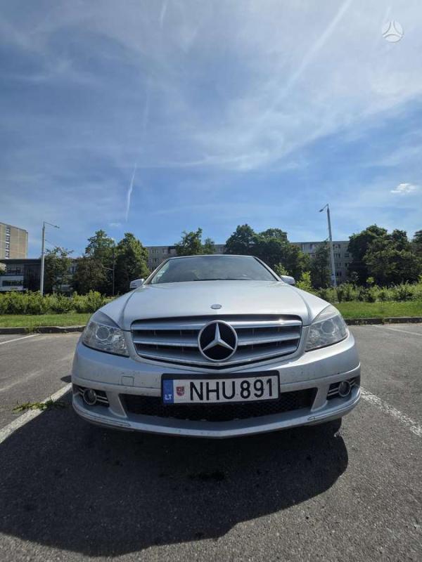 Grey Mercedes-Benz C 180 2010 in Vilnius, with an engine capacity of 2.14 L and mileage of 213 thousand km for 5600 €, photo 2 on AUTOMOTO.COM.LV