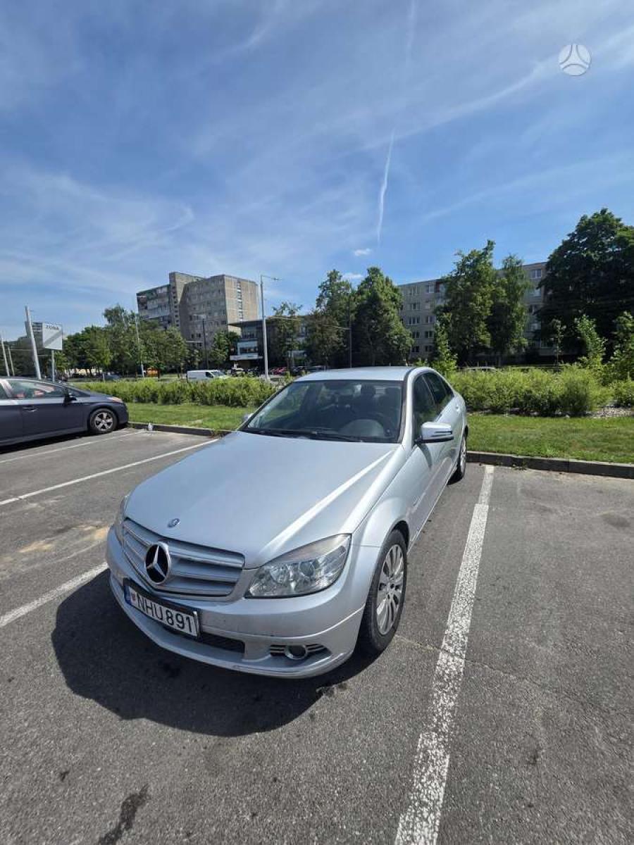 Grey Mercedes-Benz C 180 2010 in Vilnius, with an engine capacity of 2.14 L and mileage of 213 thousand km for 5600 €, photo 5 on AUTOMOTO.COM.LV