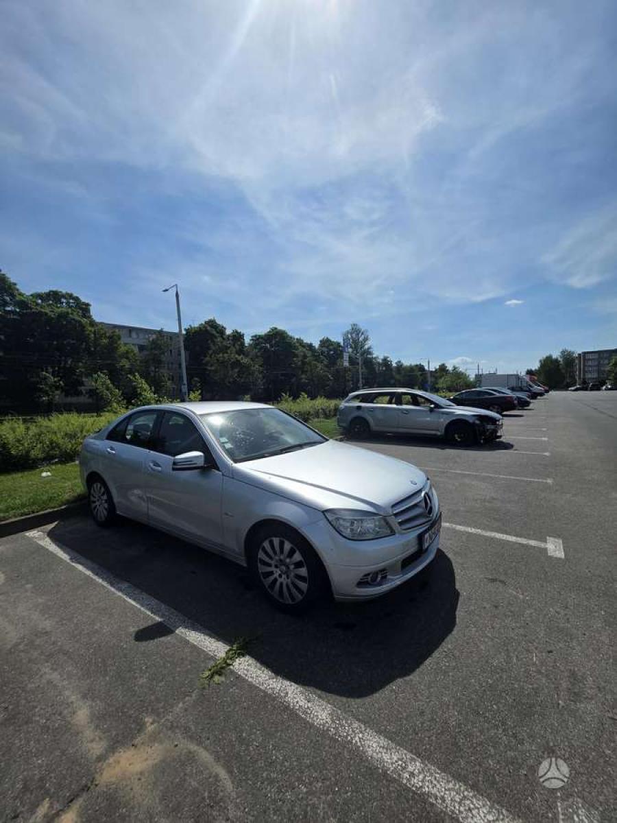 Grey Mercedes-Benz C 180 2010 in Vilnius, with an engine capacity of 2.14 L and mileage of 213 thousand km for 5600 €, photo 12 on AUTOMOTO.COM.LV