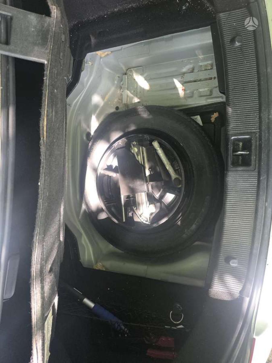 Grey Mercedes-Benz C 180 2010 in Vilnius, with an engine capacity of 2.14 L and mileage of 213 thousand km for 5600 €, photo 15 on AUTOMOTO.COM.LV