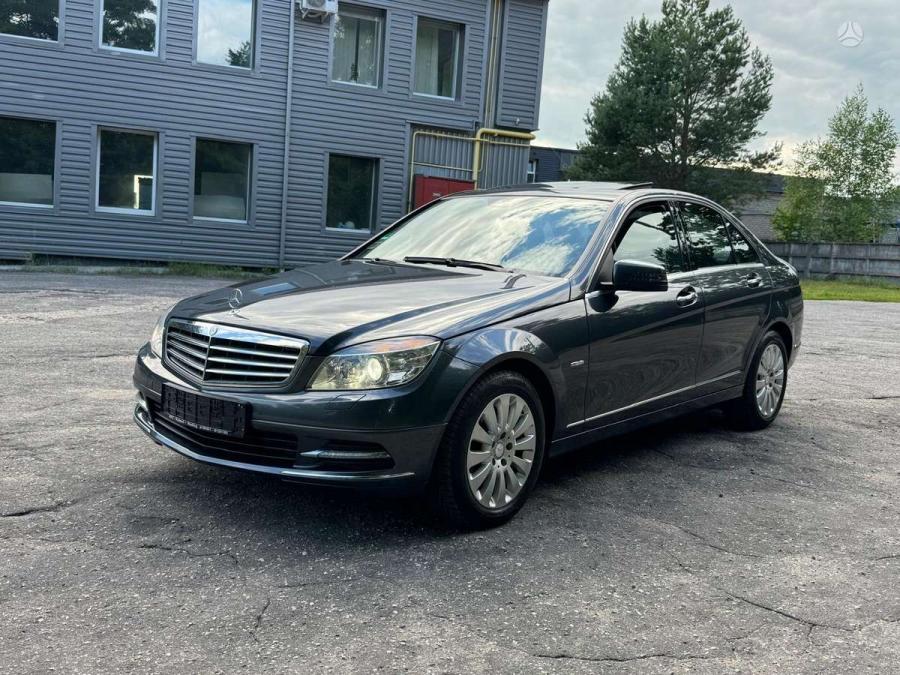 Pelēks Mercedes-Benz C 180 2010 Utena, ar dzinēja tilpumu 1.80 L un nobraukumu 161 tūkst. km par 5650 €, foto 1 vietnē AUTOMOTO.COM.LV