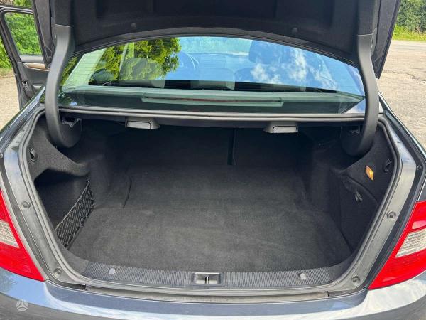 Pelēks Mercedes-Benz C 180 2010 Utena, ar dzinēja tilpumu 1.80 L un nobraukumu 161 tūkst. km par 5650 €, foto 8 vietnē AUTOMOTO.COM.LV