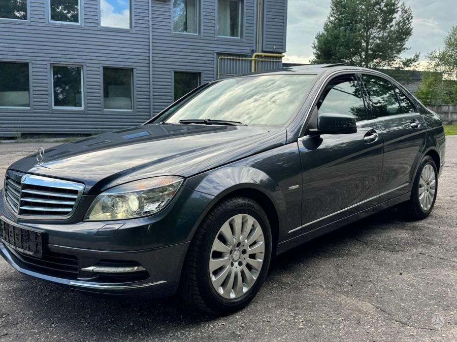 Pelēks Mercedes-Benz C 180 2010 Utena, ar dzinēja tilpumu 1.80 L un nobraukumu 161 tūkst. km par 5650 €, foto 19 vietnē AUTOMOTO.COM.LV