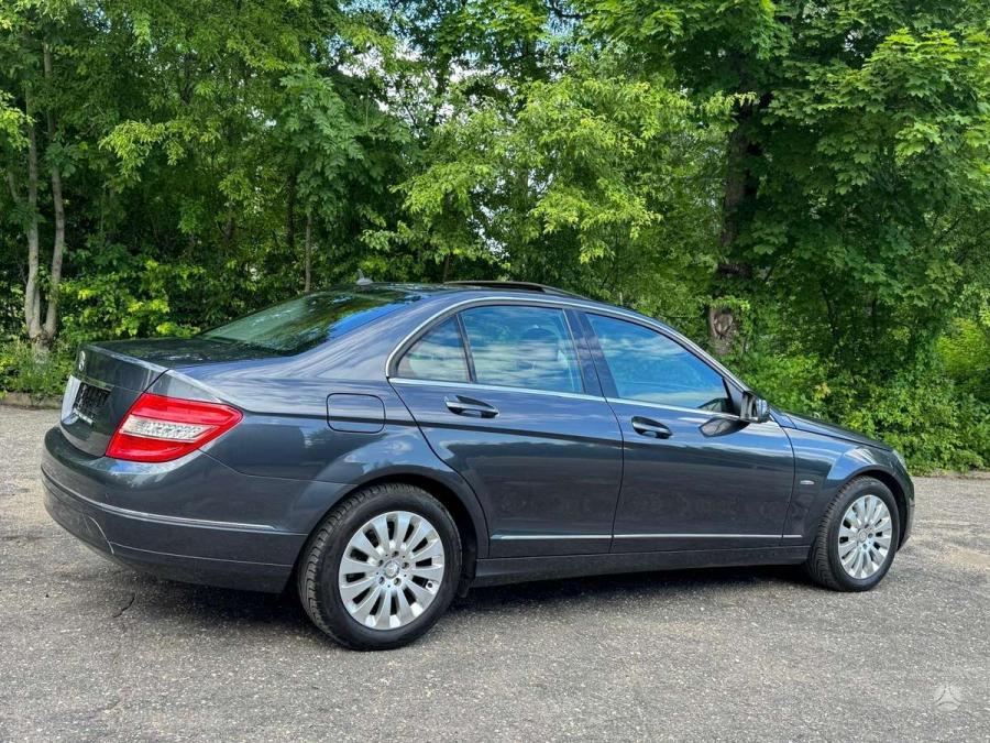 Pelēks Mercedes-Benz C 180 2010 Utena, ar dzinēja tilpumu 1.80 L un nobraukumu 161 tūkst. km par 5650 €, foto 20 vietnē AUTOMOTO.COM.LV