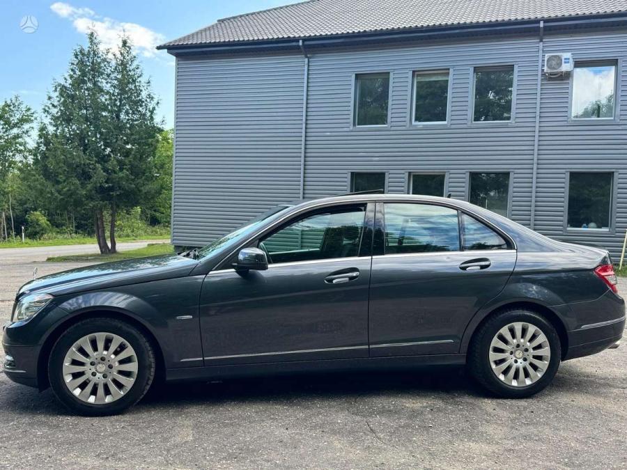 Pelēks Mercedes-Benz C 180 2010 Utena, ar dzinēja tilpumu 1.80 L un nobraukumu 161 tūkst. km par 5650 €, foto 21 vietnē AUTOMOTO.COM.LV