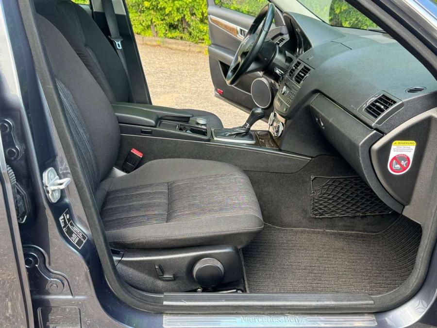 Pelēks Mercedes-Benz C 180 2010 Utena, ar dzinēja tilpumu 1.80 L un nobraukumu 161 tūkst. km par 5650 €, foto 29 vietnē AUTOMOTO.COM.LV