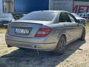 Grey Mercedes-Benz C 180 2010 in Vilnius, with an engine capacity of 2.14 L and mileage of 215 thousand km for 2800 €, photo 5 on AUTOMOTO.COM.LV