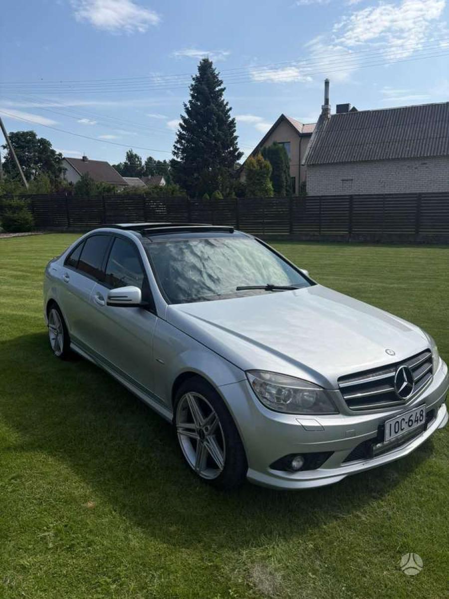 Pelēks Mercedes-Benz C 180 2010 Viļņa, ar dzinēja tilpumu 1.80 L un nobraukumu 330 tūkst. km par 5300 €, foto 1 vietnē AUTOMOTO.COM.LV