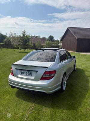 Pelēks Mercedes-Benz C 180 2010 Viļņa, ar dzinēja tilpumu 1.80 L un nobraukumu 330 tūkst. km par 5300 €, foto 6 vietnē AUTOMOTO.COM.LV