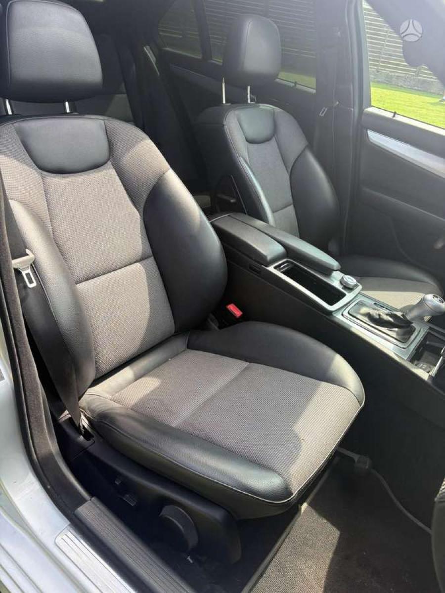 Pelēks Mercedes-Benz C 180 2010 Viļņa, ar dzinēja tilpumu 1.80 L un nobraukumu 330 tūkst. km par 5300 €, foto 13 vietnē AUTOMOTO.COM.LV