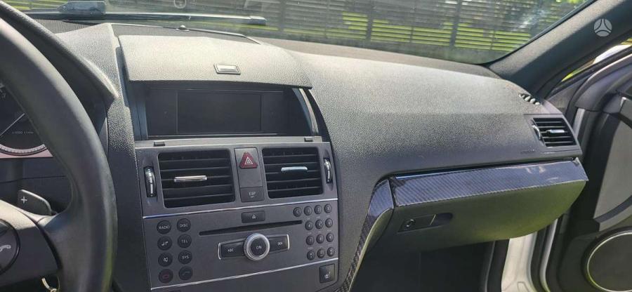Pelēks Mercedes-Benz C 180 2010 Viļņa, ar dzinēja tilpumu 1.80 L un nobraukumu 330 tūkst. km par 5300 €, foto 17 vietnē AUTOMOTO.COM.LV
