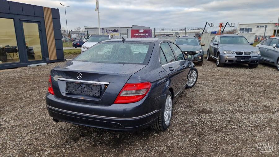 Grey Mercedes-Benz C 180 2011 in Marijampole, with an engine capacity of 2.10 L and mileage of 284 thousand km for 6990 €, photo 5 on AUTOMOTO.COM.LV