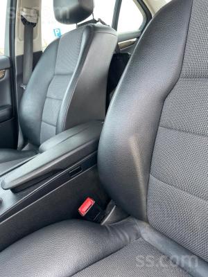 Pelēks Mercedes-Benz C 180 2011 Liepāja, ar dzinēja tilpumu 2.20 L un nobraukumu 326 tūkst. km par 5200 €, foto 7 vietnē AUTOMOTO.COM.LV