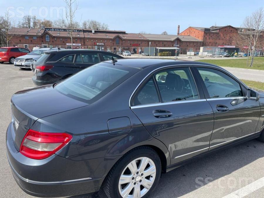 Pelēks Mercedes-Benz C 180 2011 Liepāja, ar dzinēja tilpumu 2.20 L un nobraukumu 326 tūkst. km par 5200 €, foto 9 vietnē AUTOMOTO.COM.LV
