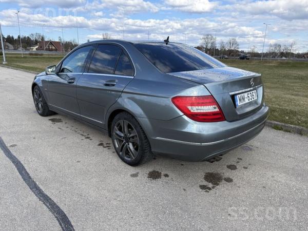 Pelēks Mercedes-Benz C 180 2011 Ogre, ar dzinēja tilpumu 2.20 L un nobraukumu 305 tūkst. km par 5700 €, foto 4 vietnē AUTOMOTO.COM.LV