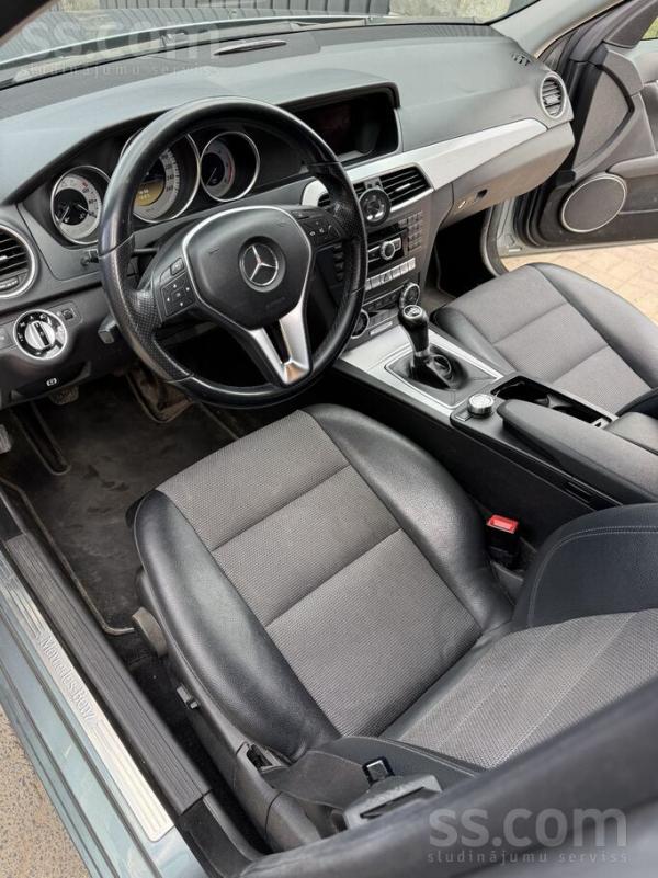 Pelēks Mercedes-Benz C 180 2011 Ogre, ar dzinēja tilpumu 2.20 L un nobraukumu 305 tūkst. km par 5700 €, foto 7 vietnē AUTOMOTO.COM.LV